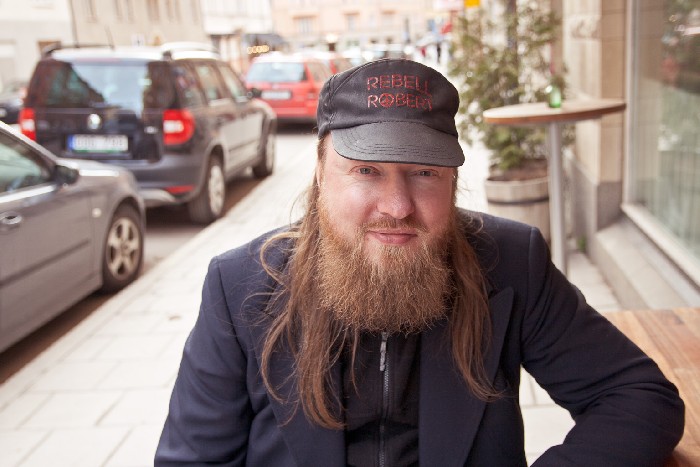 Kontakt :: Robert Rebell Fors